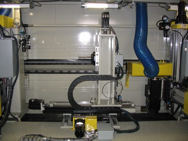 Trim-Upper and Lower Tenon-Cope-Cope Traveling Notcher Machine ...